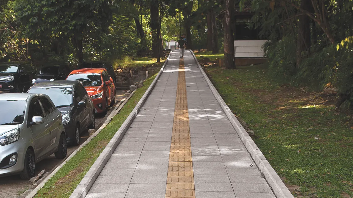 Mengenal Guiding Block, Solusi Inklusif untuk Aksesibilitas Publik ...